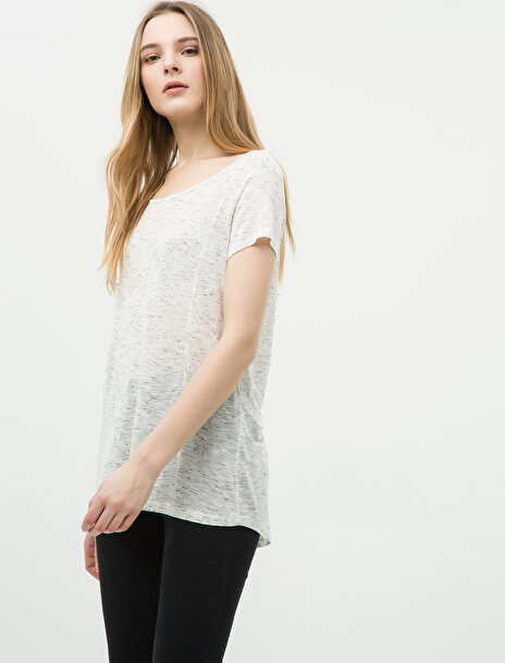 Koton Kadın Oyuk Yaka T-Shirt