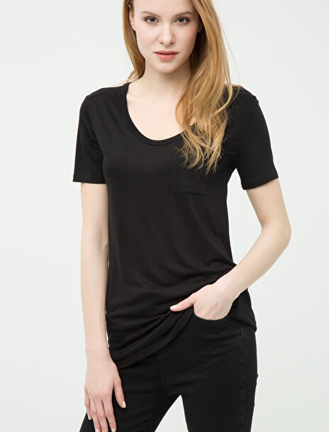 Koton Kadın Oyuk Yaka T-Shirt
