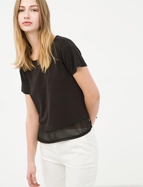 Koton Kadın Oyuk Yaka T-Shirt