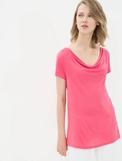 Koton Kadın Oyuk Yaka T-Shirt