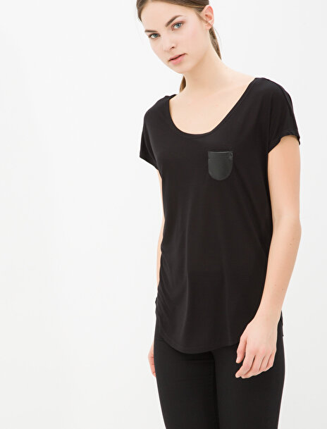 Koton Kadın Oyuk Yaka T-Shirt
