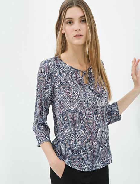 Koton Kadın Oyuk Yaka Bluz