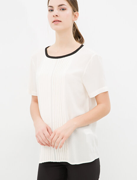 Koton Kadın Oyuk Yaka Bluz