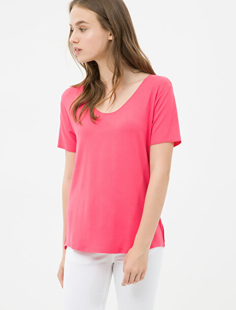 Koton Kadın Oyuk Yaka T-Shirt
