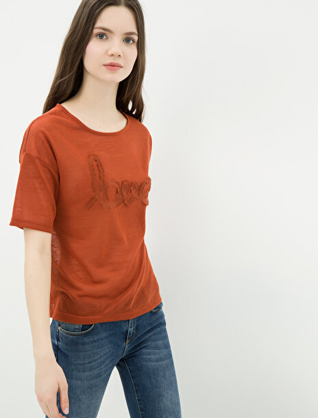 Koton Kadın Oyuk Yaka T-Shirt