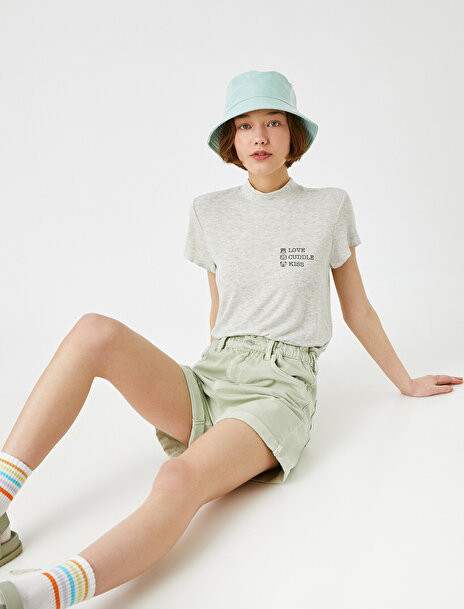 Koton Kadın Sloganlı Tişört Dik Yaka Koton Kadın Sloganlı Tişört Dik Yaka