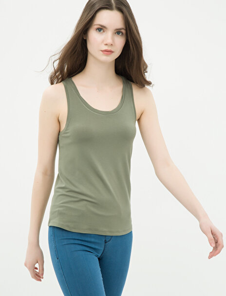 Koton Kadın Oyuk Yaka Atlet