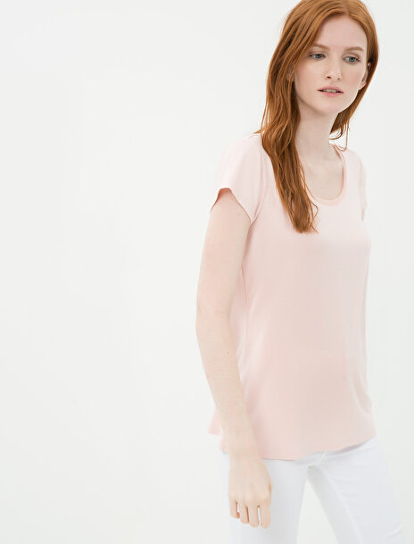 Koton Kadın Oyuk Yaka T-Shirt