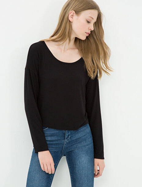 Koton Kadın Oyuk Yaka T-Shirt