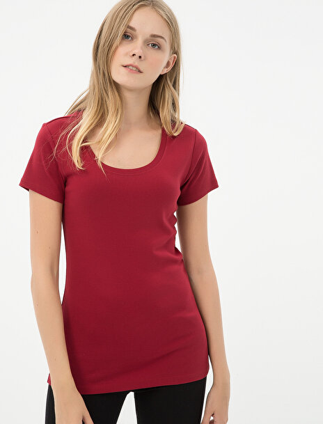 Koton Kadın Oyuk Yaka T-Shirt