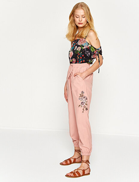 Koton Kadın İşlemeli Pantolon