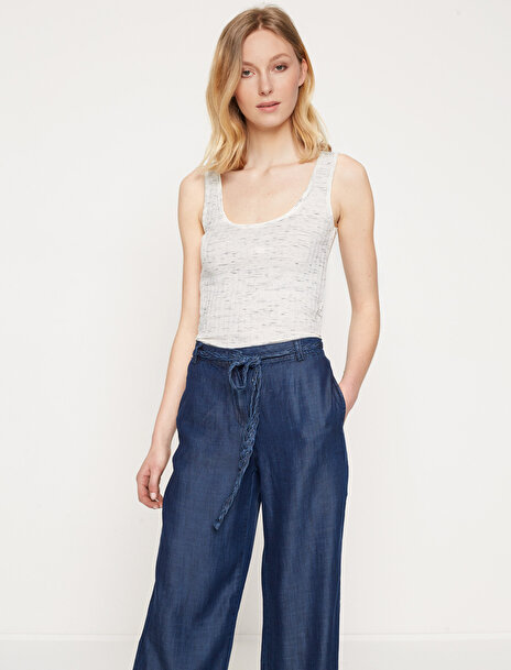 Koton Kadın Oyuk Yaka Atlet