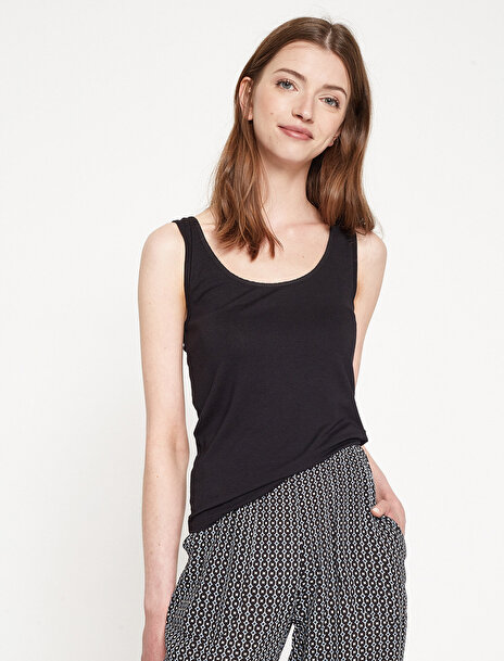 Koton Kadın Oyuk Yaka Atlet