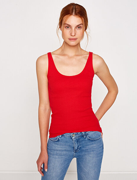 Koton Kadın Oyuk Yaka Atlet