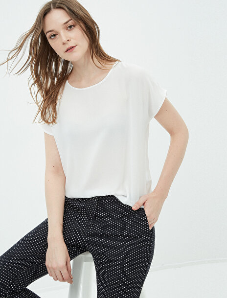 Koton Kadın Oyuk Yaka Bluz