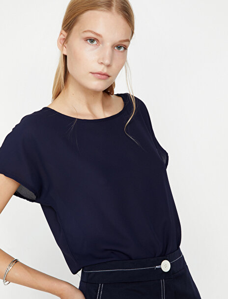 Koton Kadın Oyuk Yaka Bluz