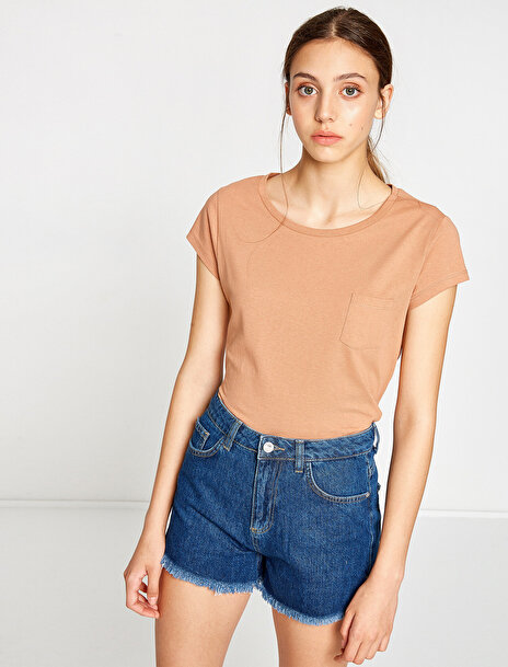 Koton Kadın Oyuk Yaka T-Shirt