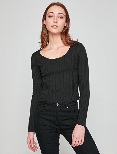 Koton Kadın Oyuk Yaka T-Shirt