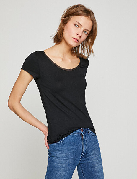 Koton Kadın Oyuk Yaka T-Shirt