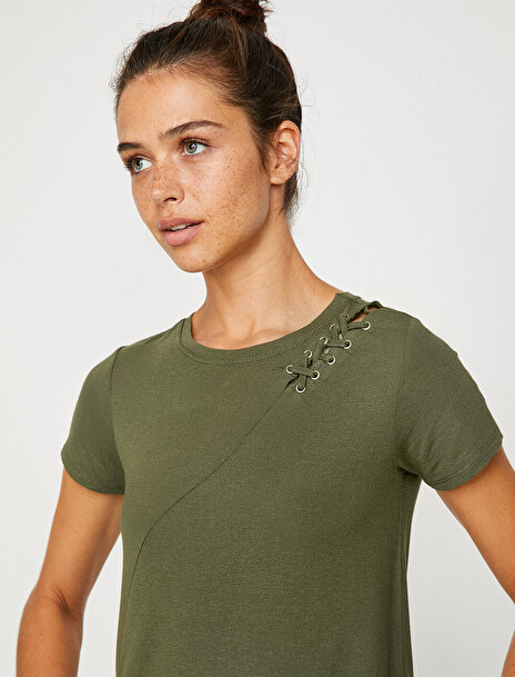 Koton Kadın Kuş Gözü Detaylı T-Shirt