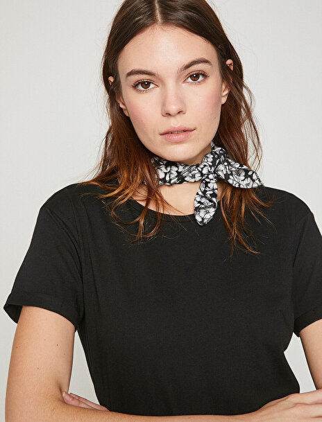 Koton Kadın Bisiklet Yaka T-Shirt