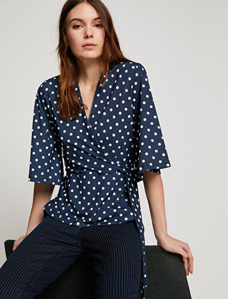 Koton Kadın Puantiye Detaylı T-Shirt