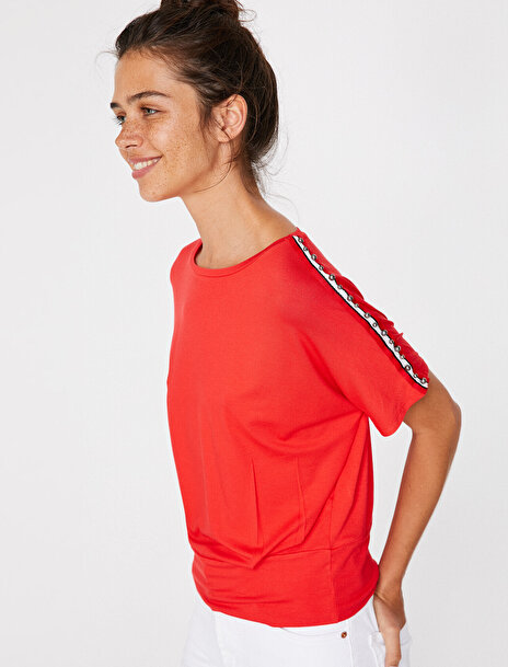Koton Kadın Boncuk Detaylı T-Shirt