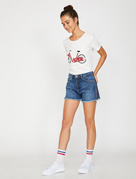 Koton Kadın Biye Detaylı Jean Şort Koton Kadın Biye Detaylı Jean Şort