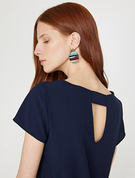 Koton Kadın Oyuk Yaka Bluz