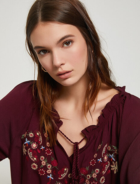 Koton Kadın İşlemeli Bluz