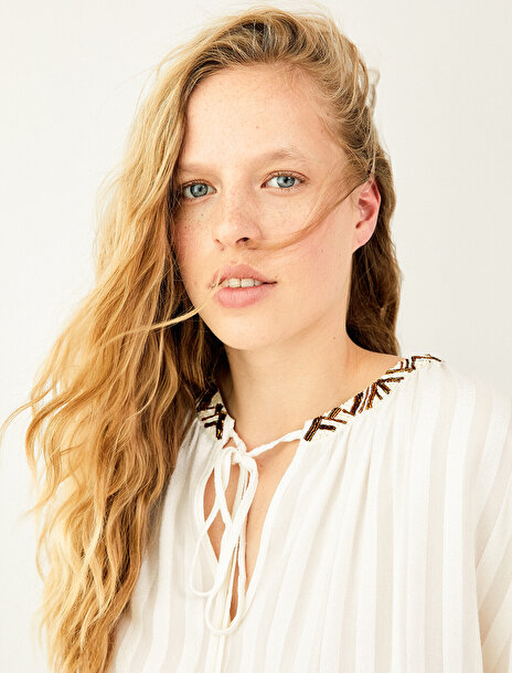 Koton Kadın İşlemeli Bluz