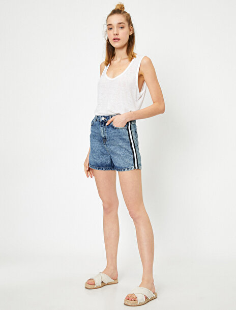 Koton Kadın Çizgili Cep Detaylı Jean Şort