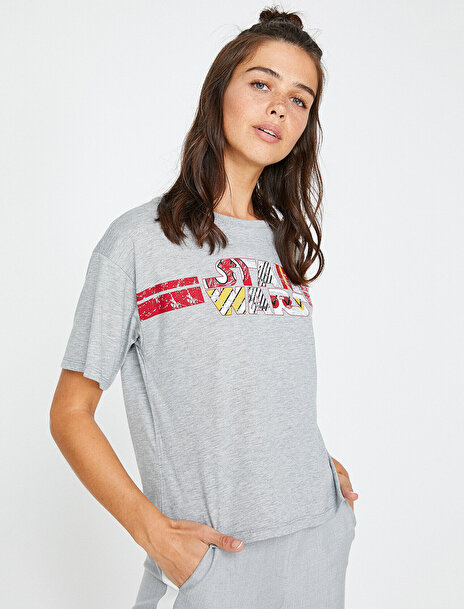 Koton Kadın Star Wars Lisanslı Baskılı T-Shirt Koton Kadın Star Wars Lisanslı Baskılı T-Shirt
