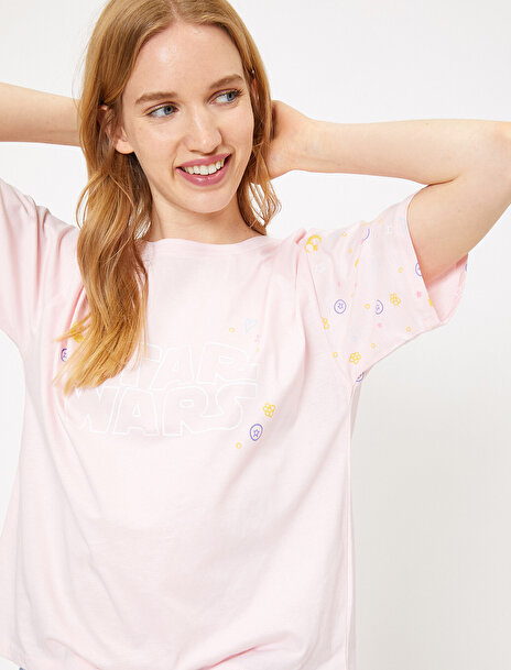 Koton Kadın Star Wars Lisanslı Yazılı Baskılı T-Shirt Koton Kadın Star Wars Lisanslı Yazılı Baskılı T-Shirt