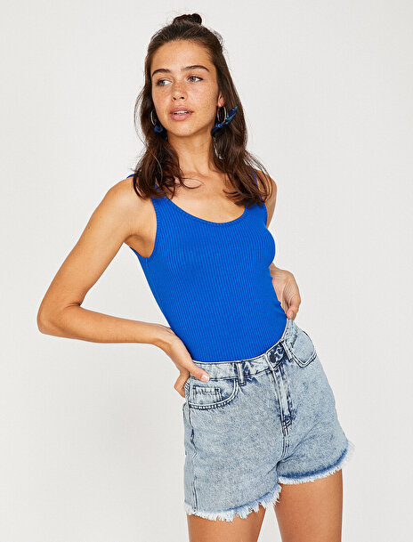 Koton Kadın Oyuk Yaka Atlet