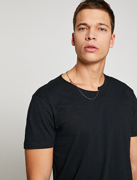 Koton Erkek Zincir Detaylı T-Shirt Koton Erkek Zincir Detaylı T-Shirt