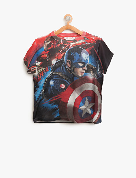 Koton Erkek Çocuk Avengers Baskılı T-Shirt Koton Erkek Çocuk Avengers Baskılı T-Shirt