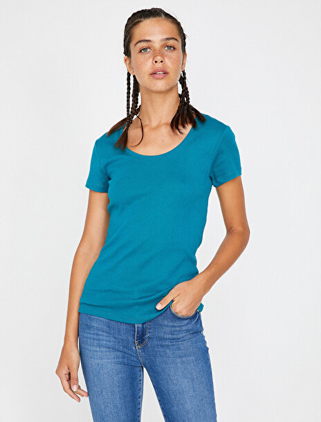 Koton Kadın Oyuk Yaka T-Shirt