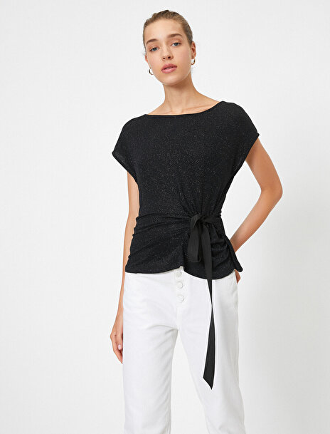 Koton Kadın Bisiklet Yaka Kolsuz Bağcıklı Bluz