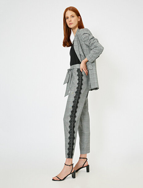 Koton Kadın Dantel Detaylı Pantolon