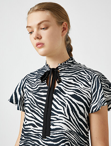 Koton Kadın Bisiklet Yaka Hayvan Desenli Bluz