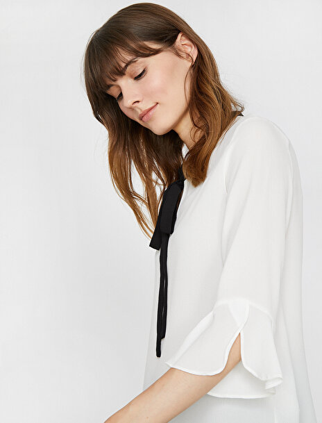 Koton Kadın Kolları Volanlı Bluz