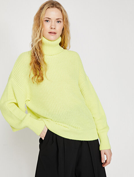 Koton Kadın Love For Koton Boğazlı Triko Kazak