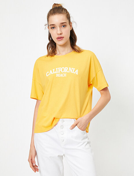 Koton Kadın Bisiklet Yaka Kısa Kollu %100 Pamuklu Yazılı Baskılı Tişört