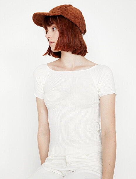 Koton Kadın Oyuk Yaka T-Shirt