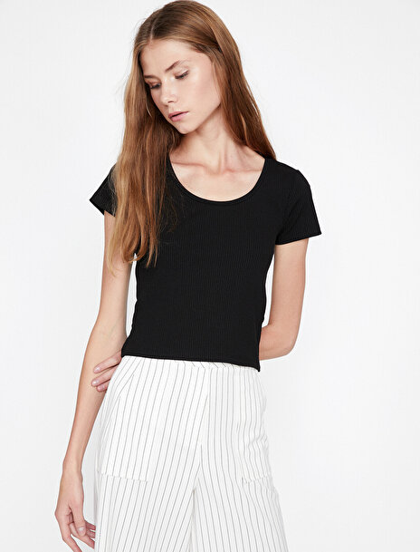 Koton Kadın Oyuk Yaka T-Shirt