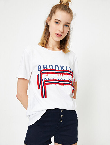 Koton Kadın Bisiklet Yaka Kısa Kollu %100 Pamuklu İşlemeli Tişört