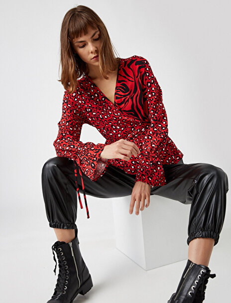 Koton Kadın Uzun Kol Hayvan Desenli Bluz