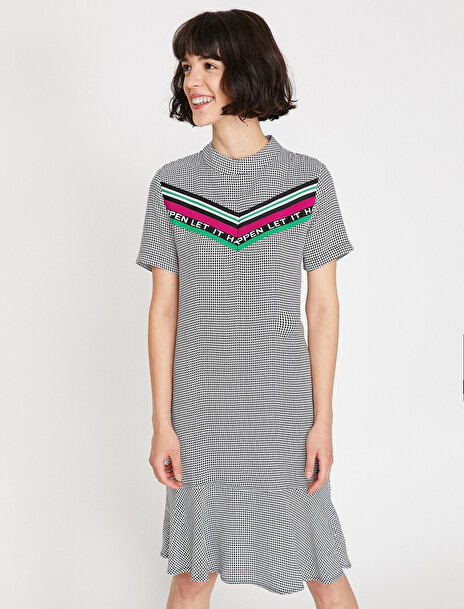 Koton Ole Genç Kız Aplikeli Elbise Koton Ole Genç Kız Aplikeli Elbise