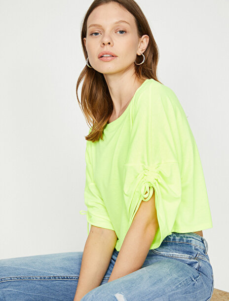 Koton Kadın Kol Büzgü Detaylı Neon Kısa Tshirt